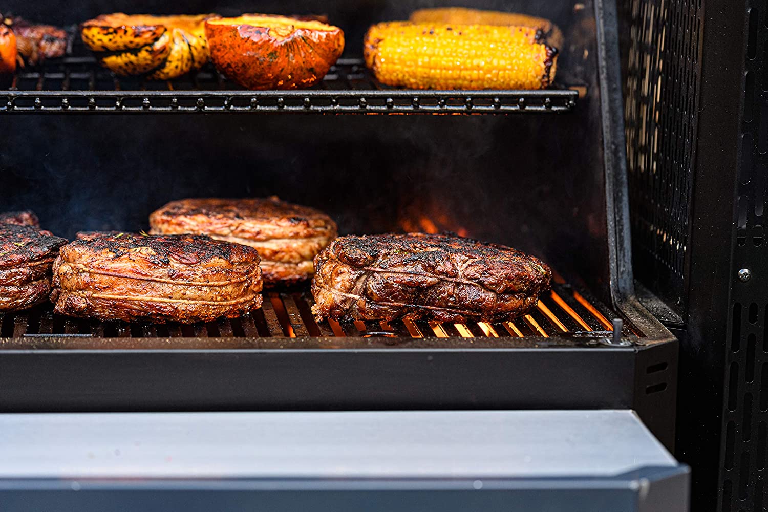 Masterbuilt Gravity Fed 1050 - BBQ Experience Center